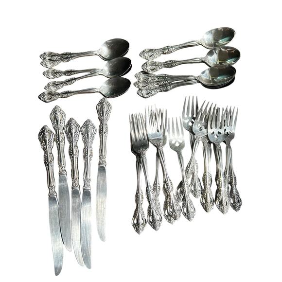 Oneida | Dining | Vintage Oneida Michelangelo 36 Piece Flatware Set ...